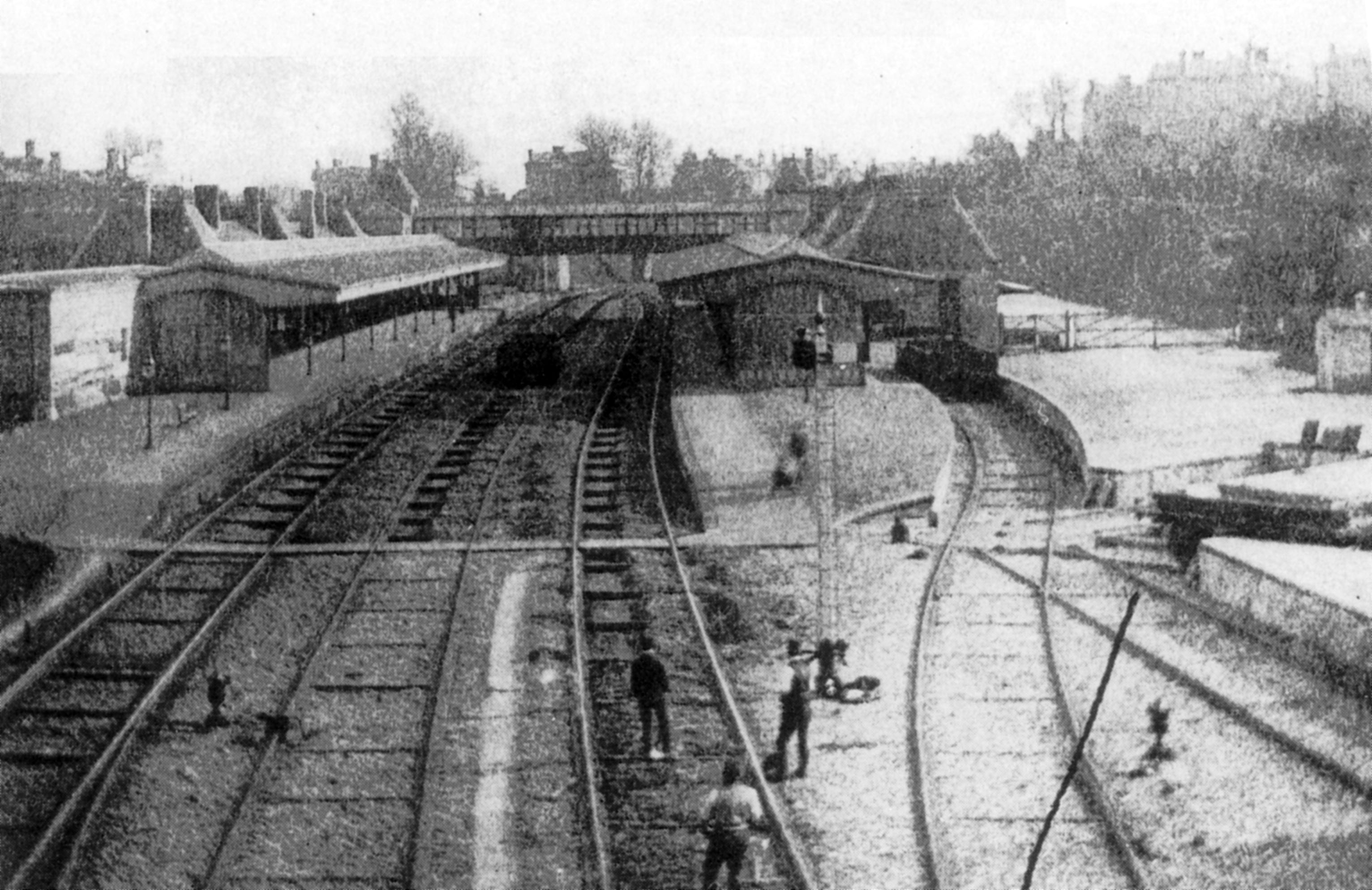 Alextrack: Railways: Broad Gauge: Locations: Torquay Station